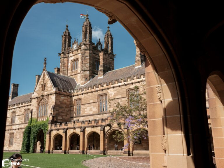 University of Sydney – Hogwarts in real life – Travel with Minh