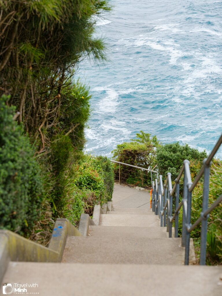 Bondi Beach - bãi biển đẹp nhất Sydney - Travel with Minh